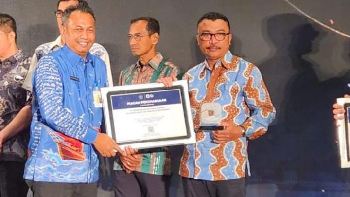 Penyumbang Pajak 2022 Terbesar, DJP Sulselbartra Beri Penghargaan kepada Bank Sulselbar ...