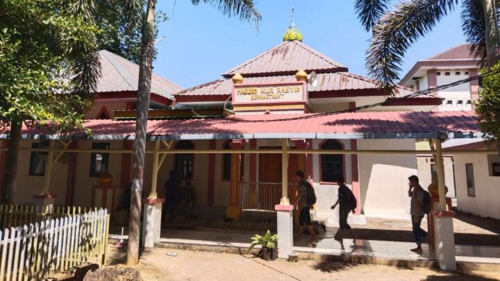 Masjid Nur Rasyid Bermartabat Jadi Tempat Favorit Mahasiswa FDK UIN ...