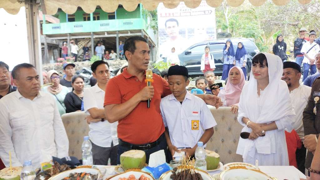 Anak Yatim Piatu, Muh Adhal Ditanggung Andi Amran Sulaiman Hingga ...