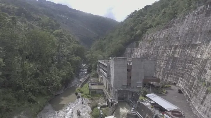 GM PLN UID Sulselrabar Paparkan Transisi Energi di Depan Para Mahasiswa ...