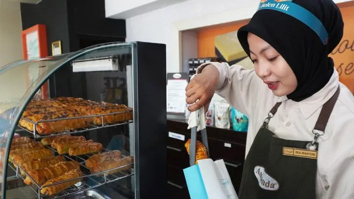 Amanda Brownies Luncurkan Bolen Lilit di Makassar, Produk Pastry yang ...